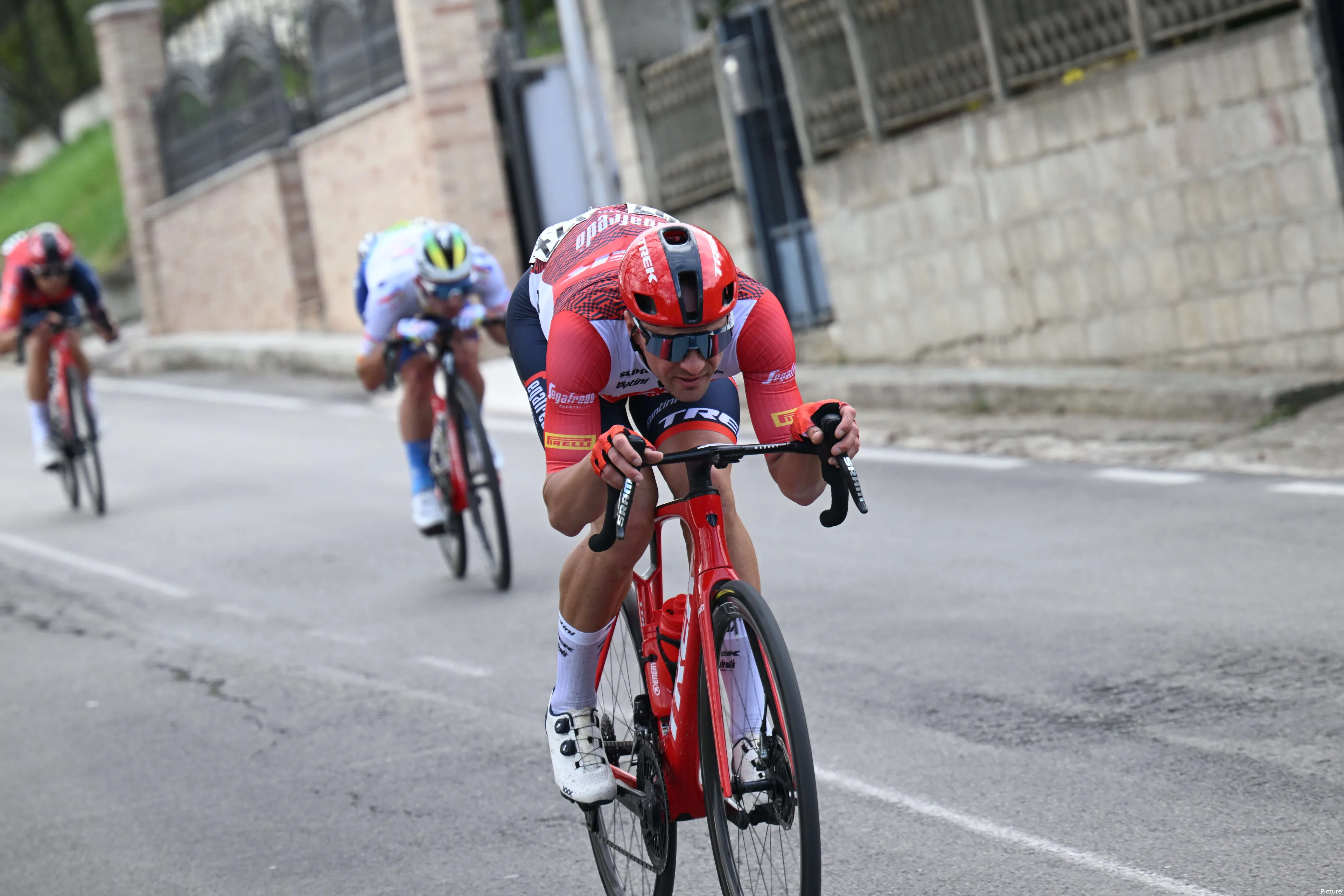 Edward Theuns believes Dries Van Gestel's behaviour marred his sprint on stage 5: "I had the ...